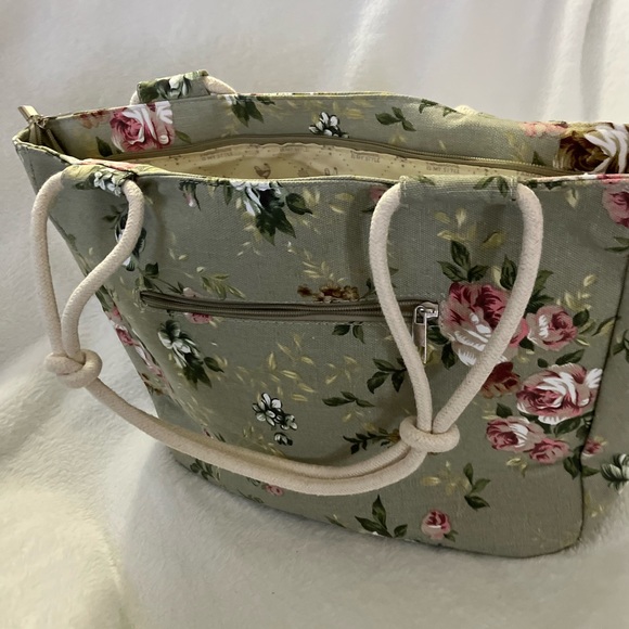 Farmhouse Is My Style | Bags | Large Floral Shoulder Bag Fully Lined 3 ...